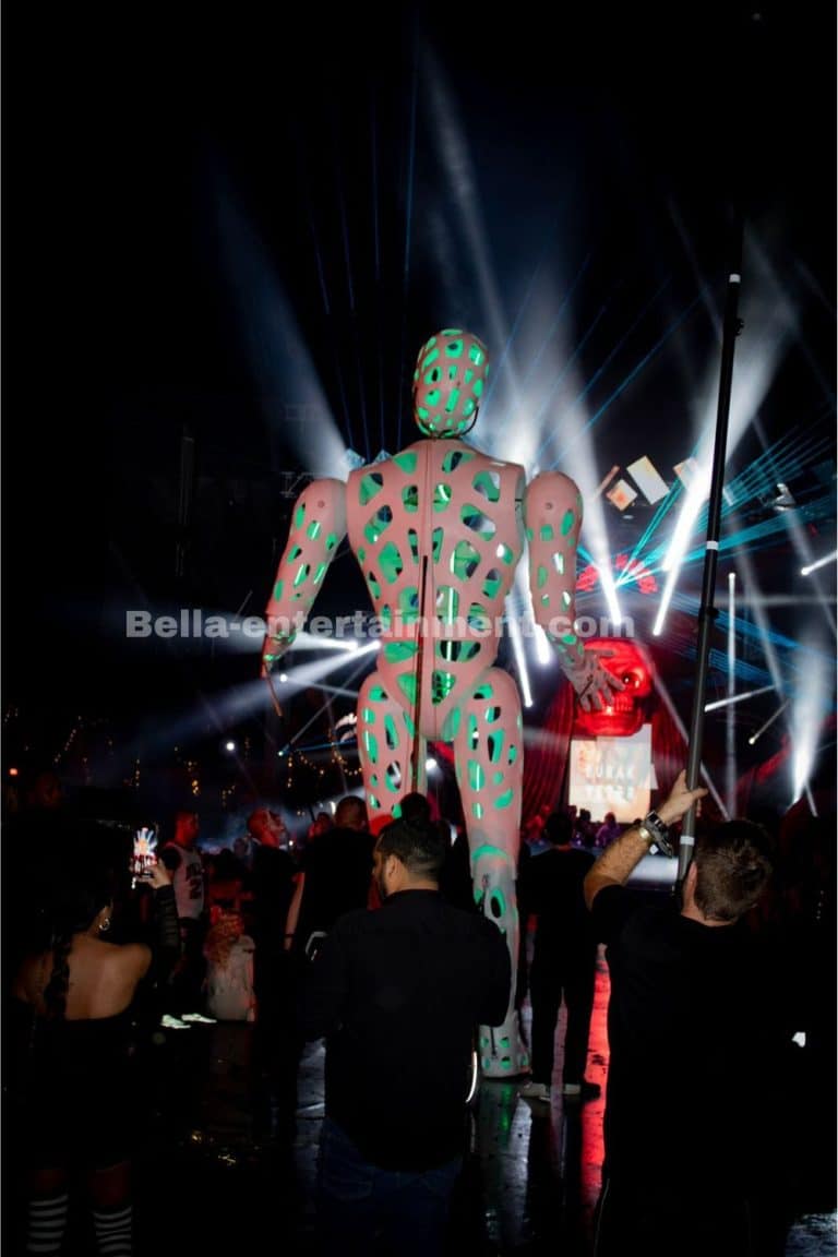 Hire Robot Titan Show in Dubai and Abu Dhabi for your events!