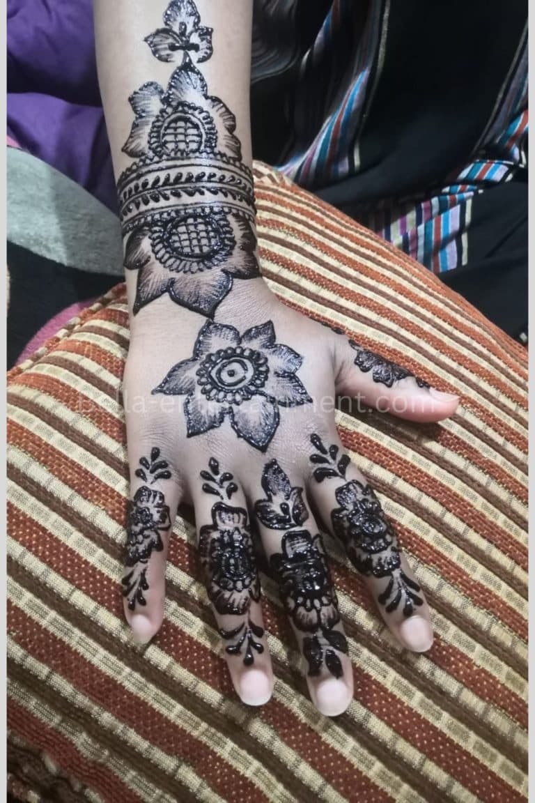 Henna Artists- Bella Entertainment Agency UAE