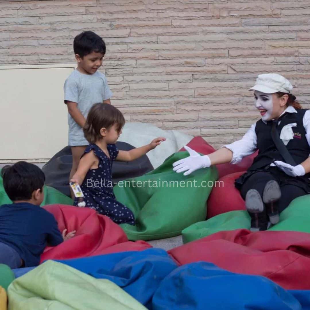 Hire Mime Act in Dubai for events, party and wedding!