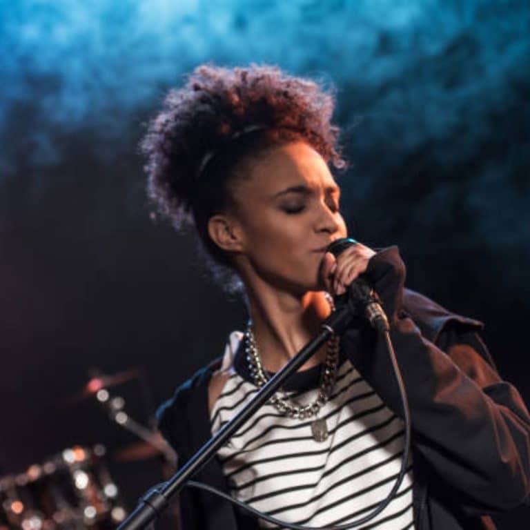 Hire Female Arabic Singer in Saudi Arabia - Bella Entertainment