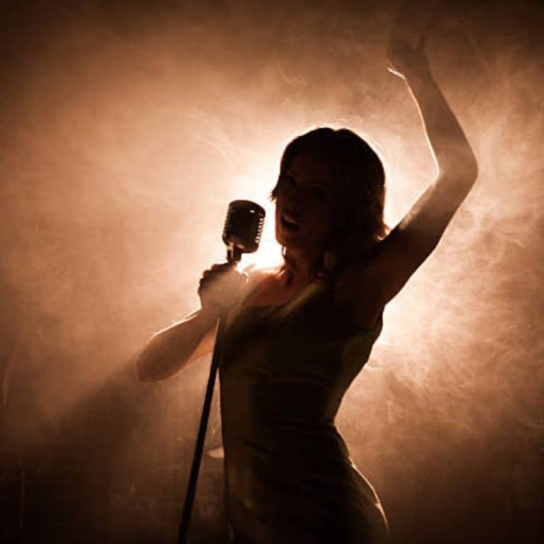 Hire Female Russian Singer in Dubai I Bella Entertainment