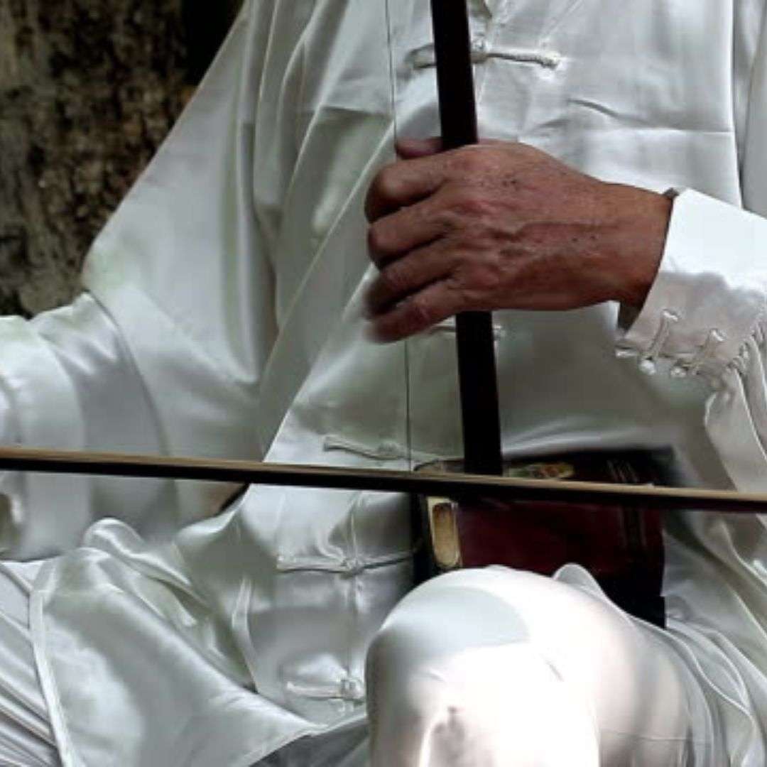 Hire Erhu Player in Dubai and Abu Dhabi I Bella Entertainment