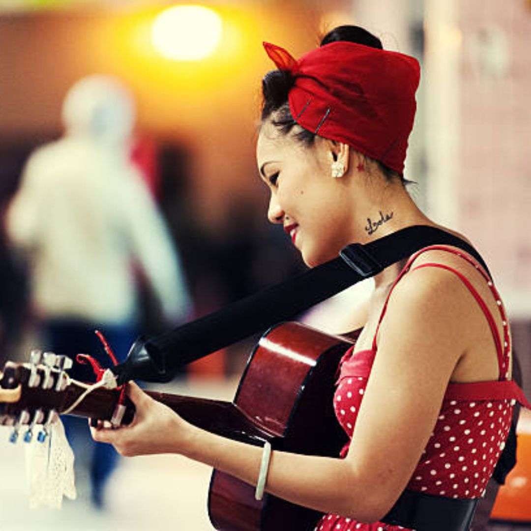 Hire Chinese Singers in Dubai and Abu Dhabi!