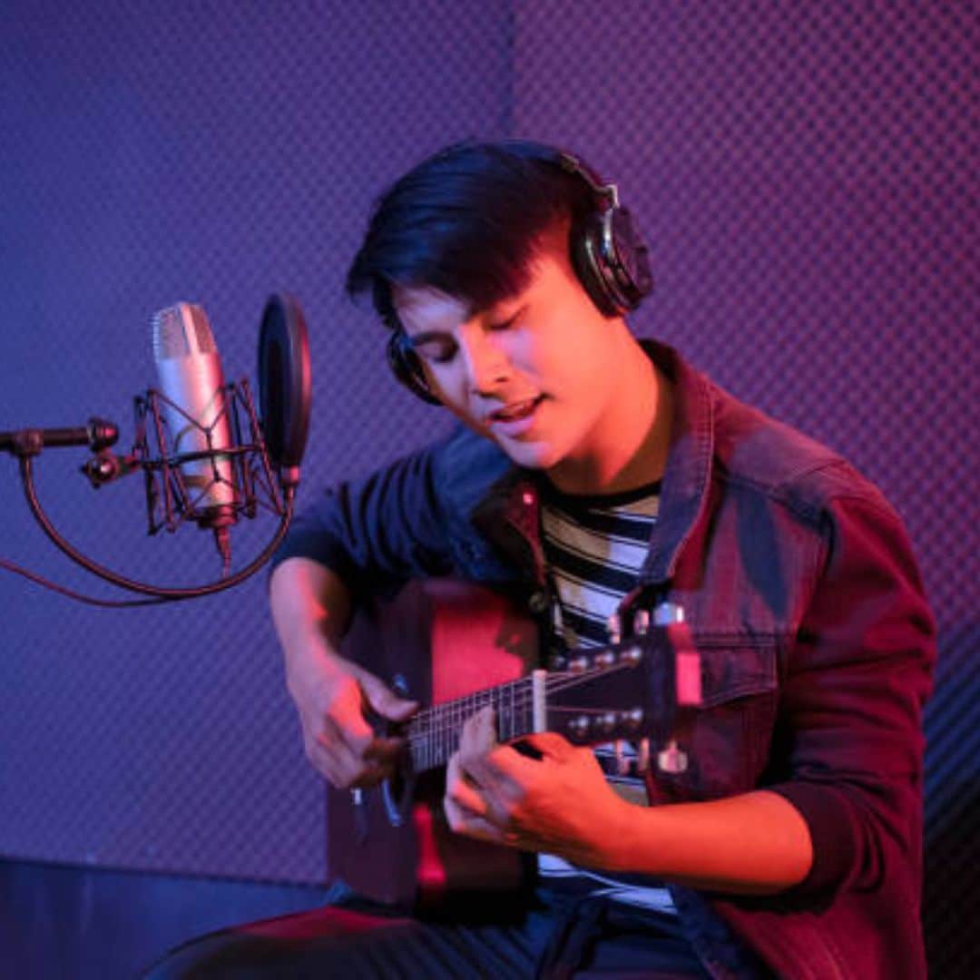 Hire Chinese Musician in Dubai and Abu Dhabi!