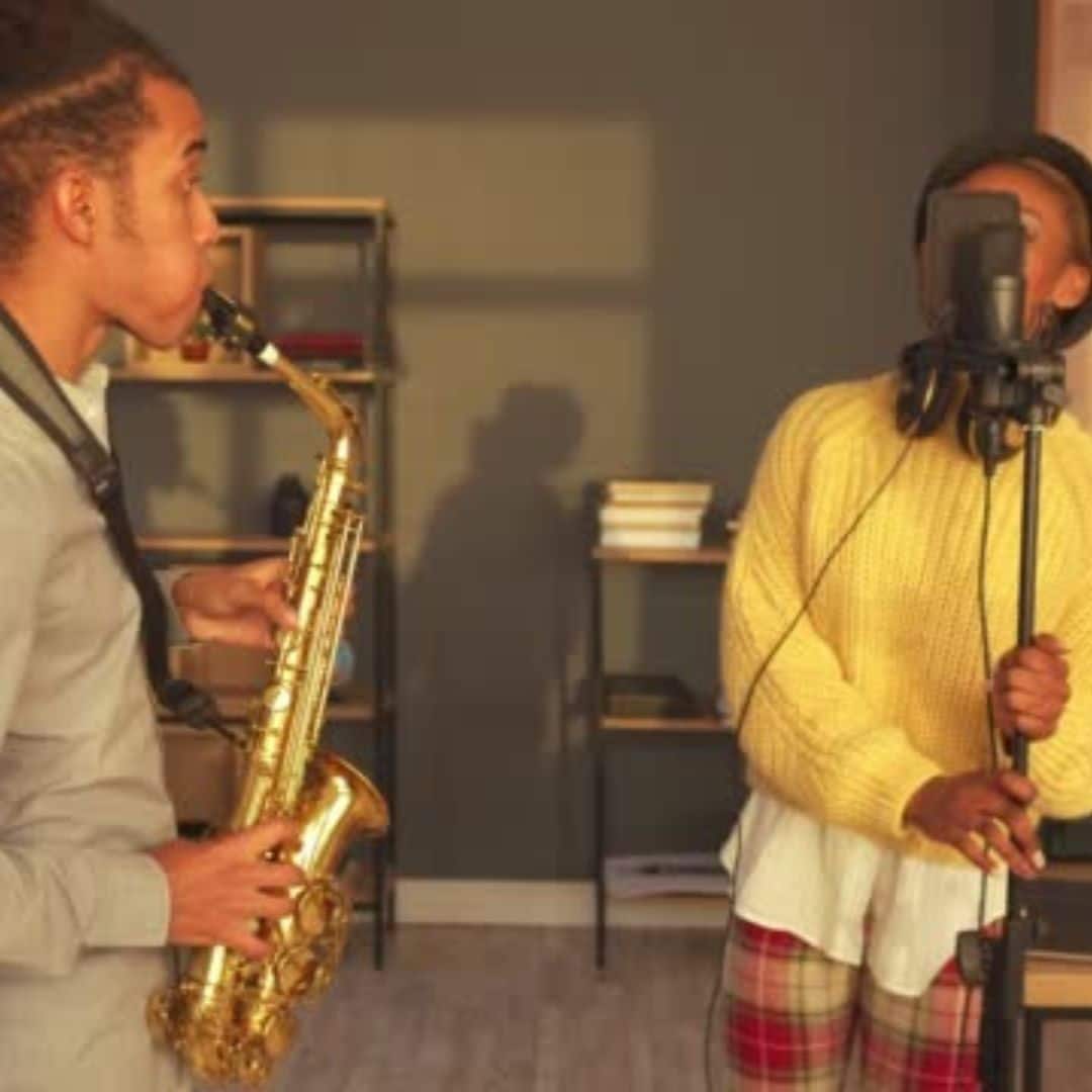 Hire Female Duo Singer and Sax UAE I Bella Entertainment