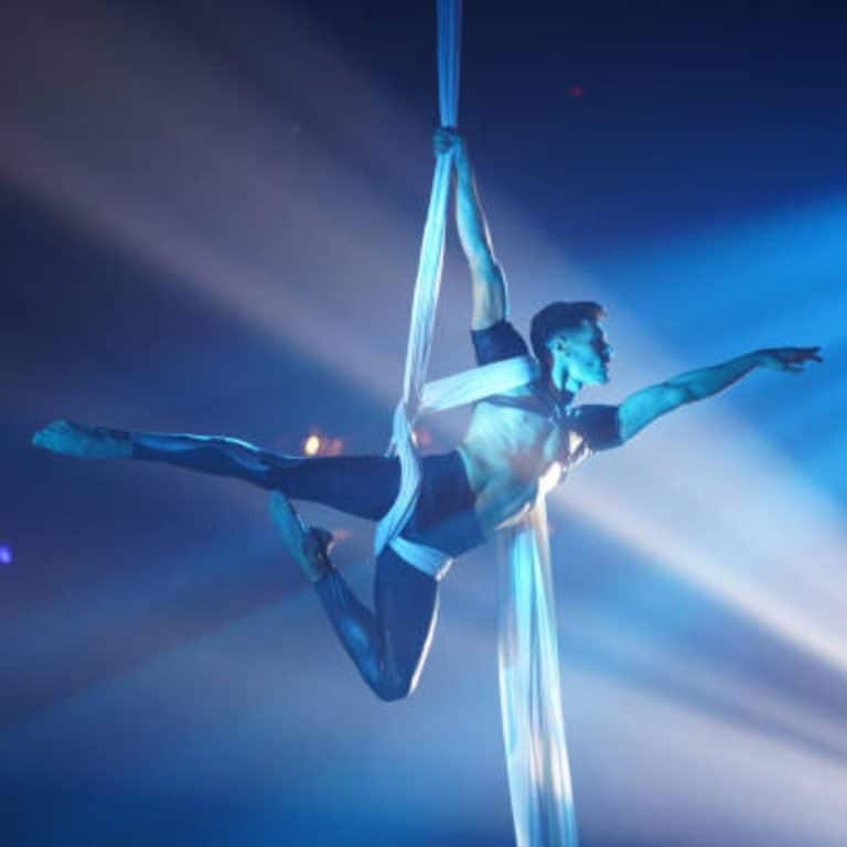 Hire Modern Aerial and Ballet Duo Dubai I Bella Entertainment