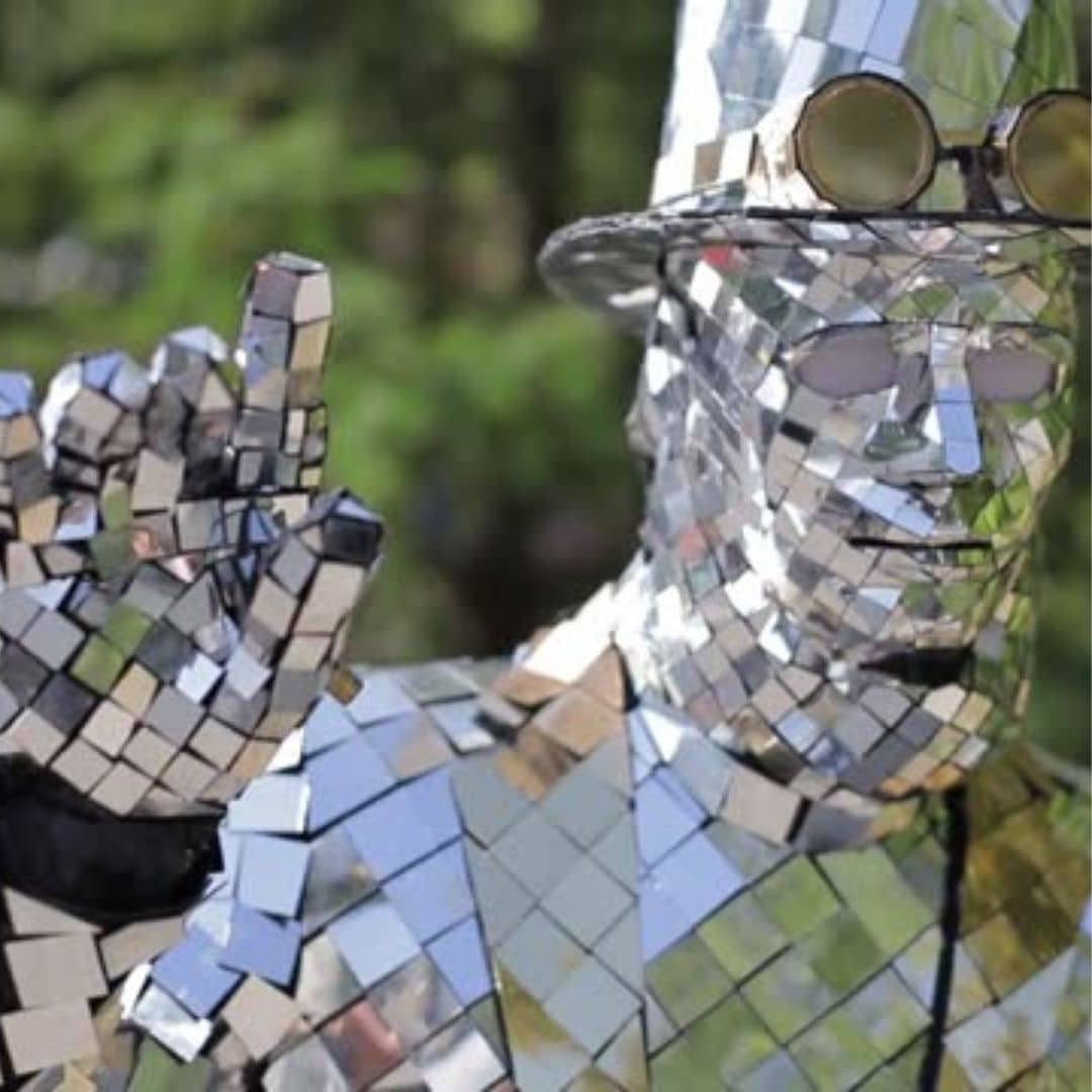 Hire Mirror Dancers in Dubai and Abu Dhabi!