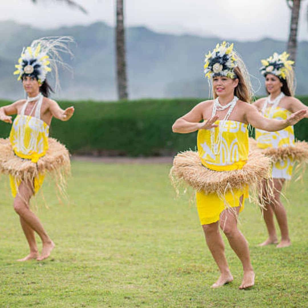 Hire Hawaiian Dancers in Dubai and Abu Dhabi!