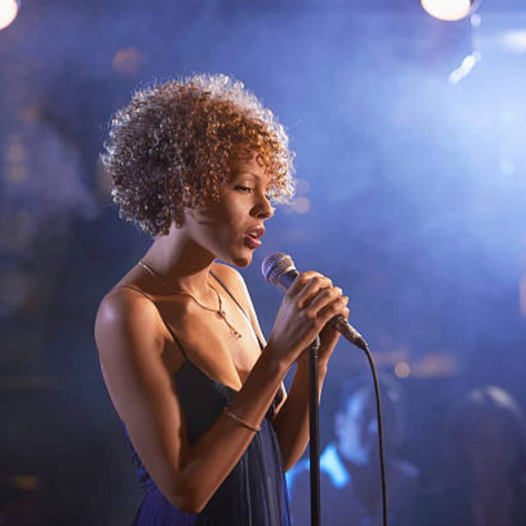 Hire Female Jazz Singers in Dubai I Bella Entertainment