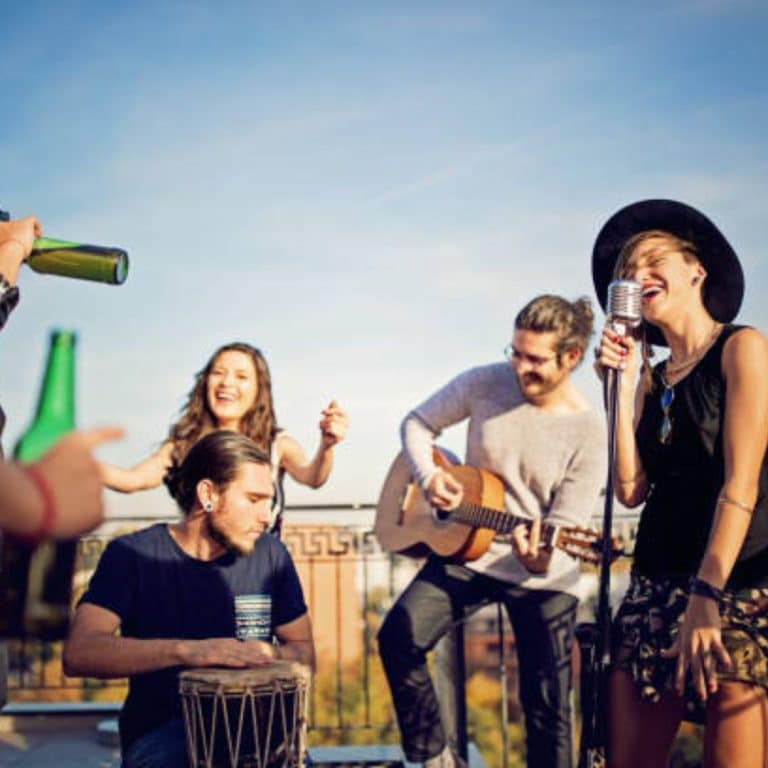 Hire Lounge Musician in Dubai I Bella Entertainment