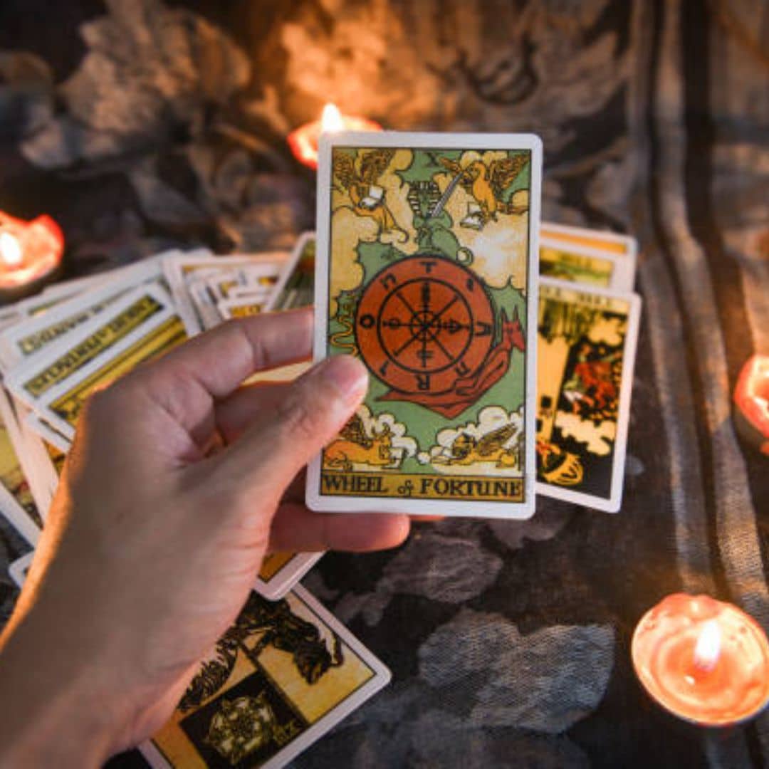 Hire Tarot Card Reader in Dubai and Abu Dhabi!