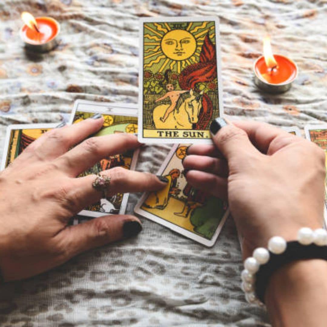 Hire Tarot Card Reader in Dubai and Abu Dhabi!