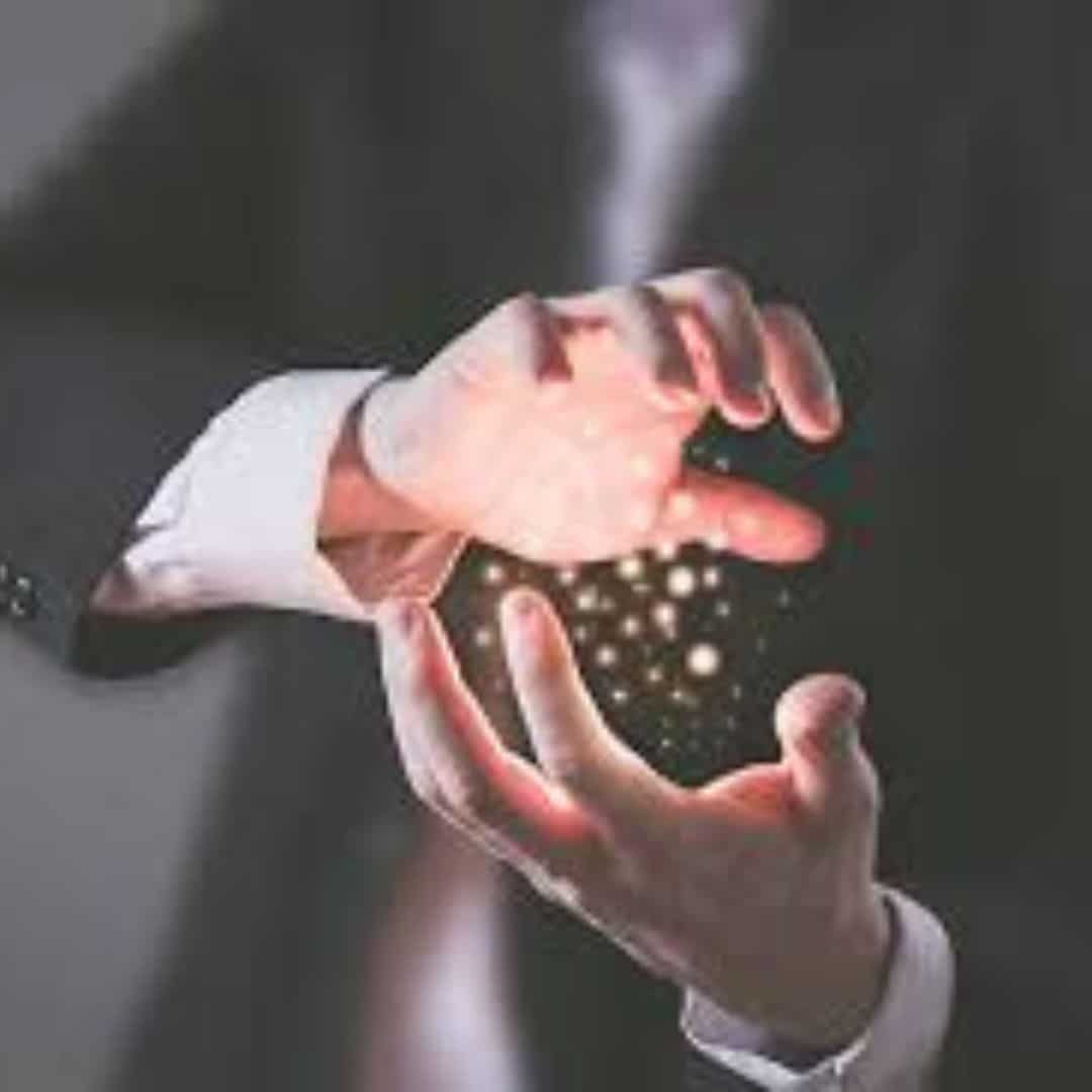 Hire British Close Up Magician in Dubai and Abu Dhabi!
